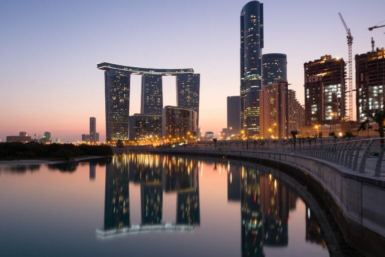 15 Unbelievable Abu Dhabi Landmark Buildings